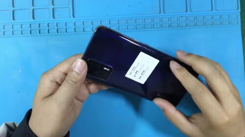 二十八台真我系列真我gt屏幕断排线更换排线即可解决
