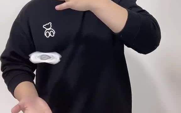空中悬浮飞牌,这样玩太帅了 魔术教学