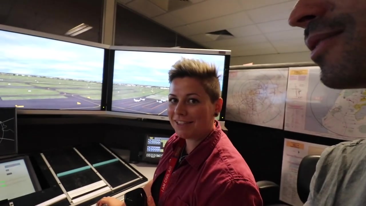 ATC around the world!带你了解世界各地的管制员都是如何工作的!