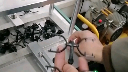 注塑塑料件切水口超声波振落(超声波模具头设计生产加工)