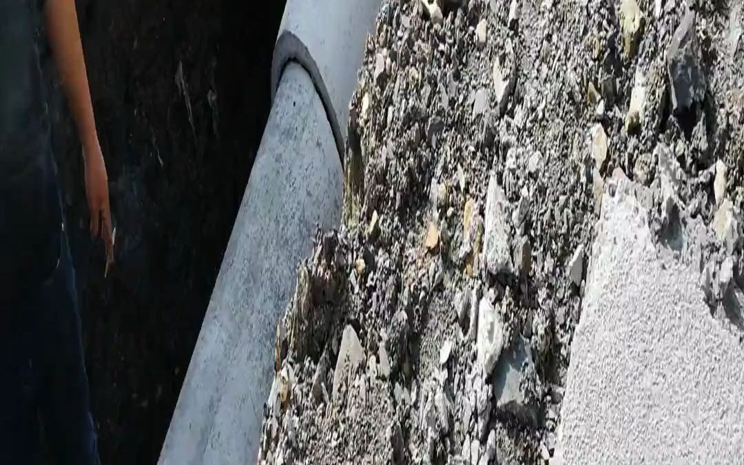 排水管安装固定高清视频