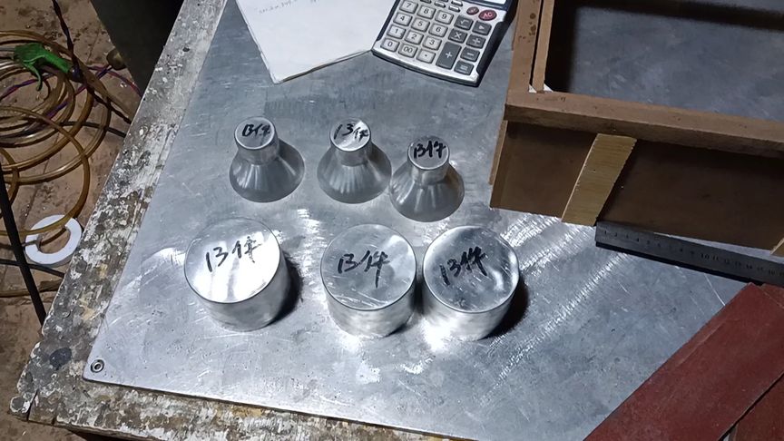 木模部份全部完成,可以专心搞铣床加工了,又进入不加班状态。