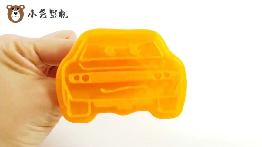 一起来用橡皮泥制作好玩的汽车吧,是不是很好看呢?