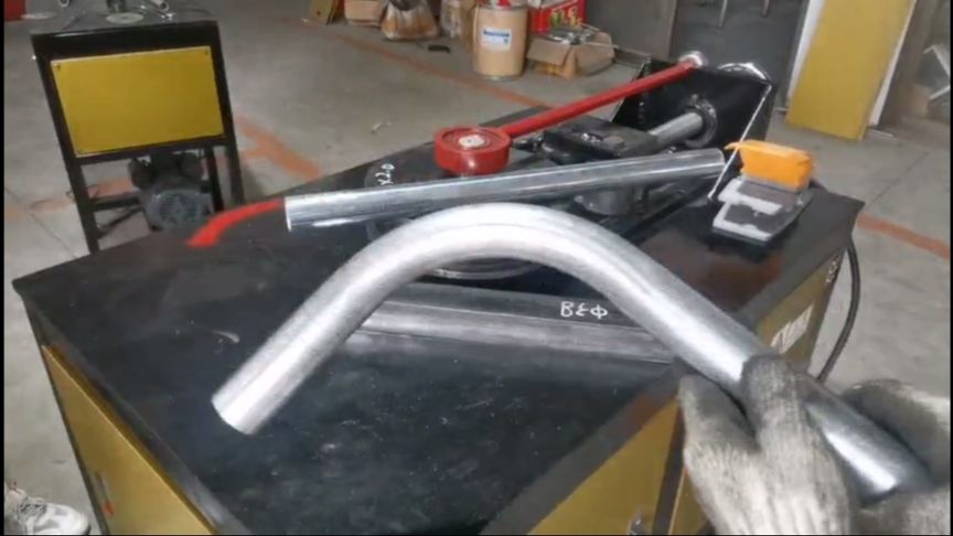 一直不知道钢管是怎样弯曲的,现在才知道,真的涨见识了