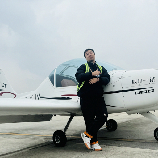 成都飞行俱乐部张老师 
