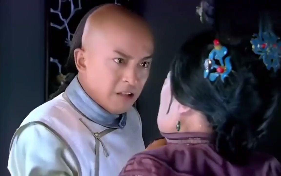 新还珠格格:尔康看到紫薇遍体鳞伤,抓起金针,扎向容嬷嬷
