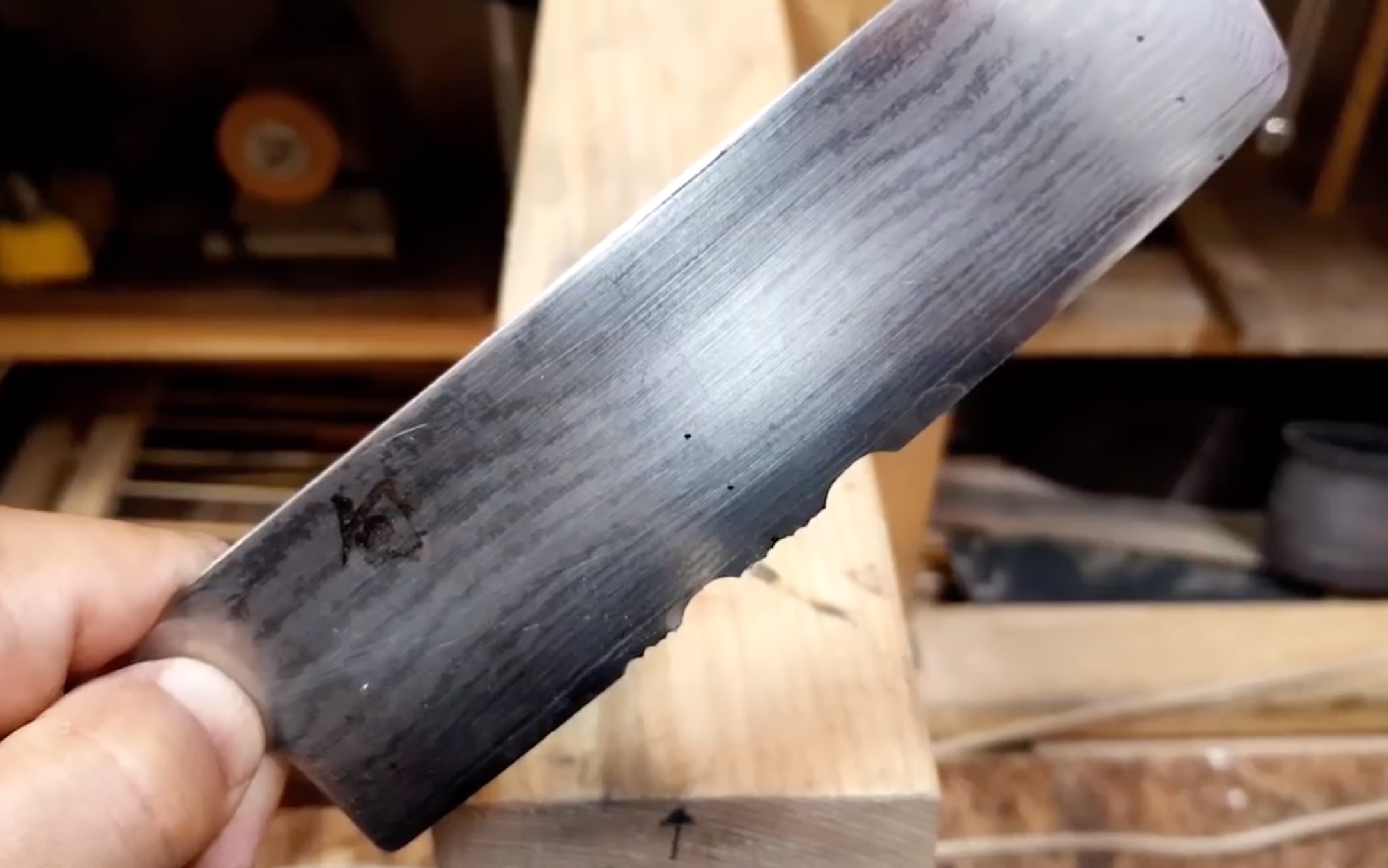 手工修复一把崩刃严重的旬系列菜刀并制作刀鞘,修补过程赏心悦目
