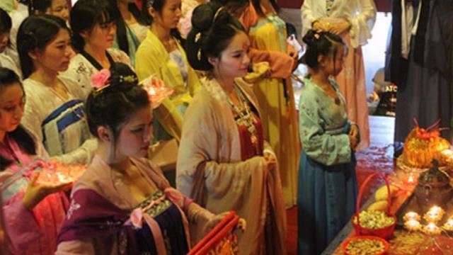 奇闻历史大揭秘:回到古代才发现,中国情人节不是七夕