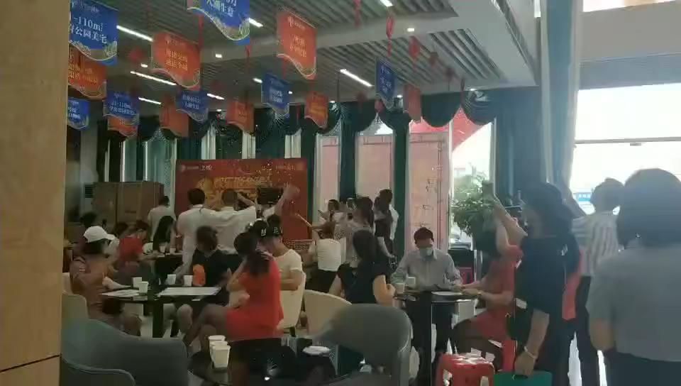 南宁一手房火爆现场,咨询电话:14777784814微信同号