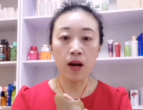 牛角刮痧板每天五分钟,提拉紧致面部肌肤