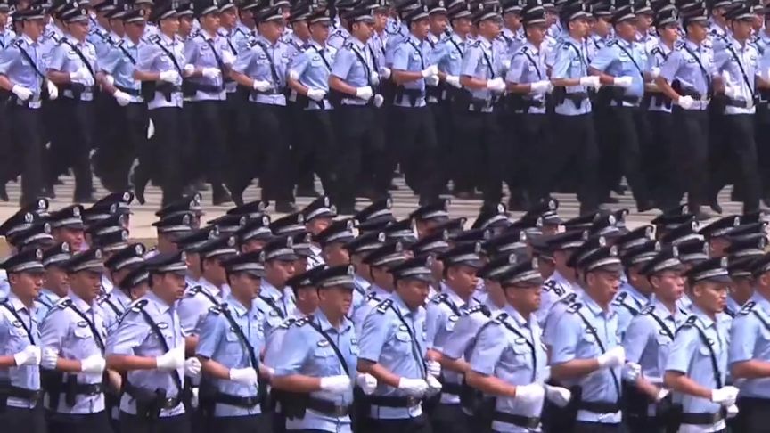 人民公安,坚决捍卫国家安全,维护社会安定,保障人民安宁!