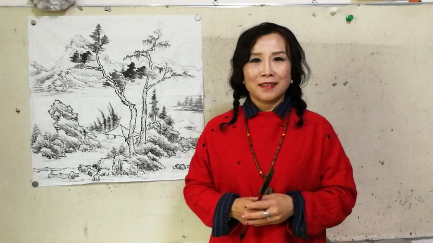 这就是秦老师的初衷,让普通人学会画国画。讲课简单细致,易学。