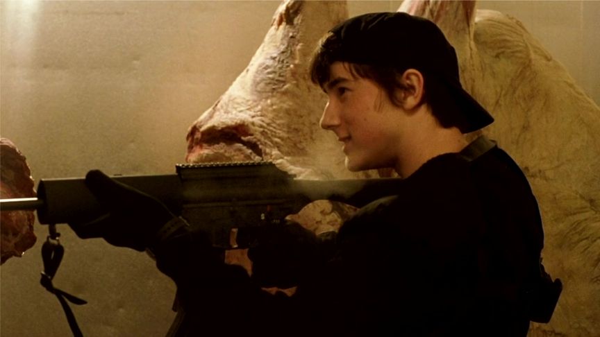 1/1,美国罕见的长镜头校园枪击案影片,不要欺负老实人