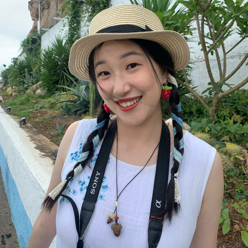 张嘻嘻爱吃葡萄 