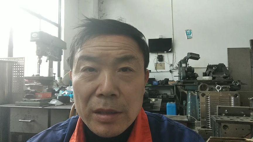 氩弧焊左手送丝和右手握枪方法