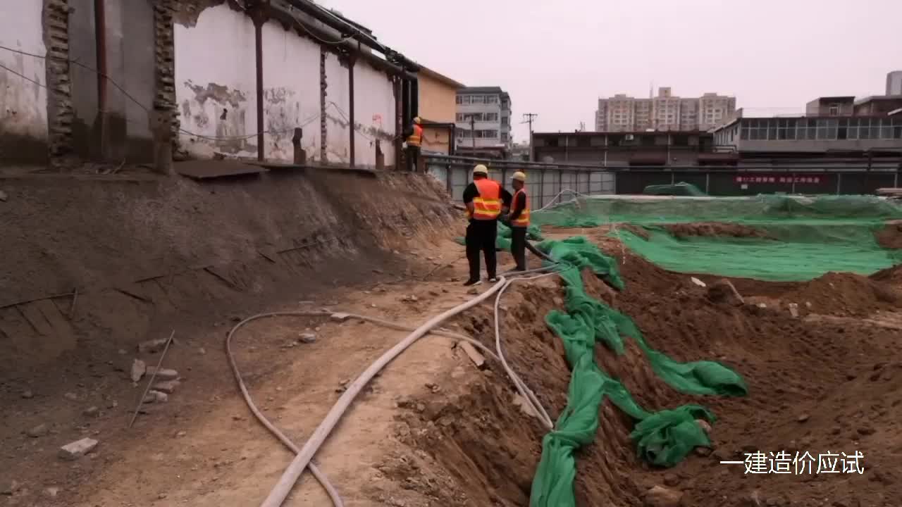 基坑侧壁喷浆,设计是C20喷射砼10公分厚面层,下∅8@200单层双向...