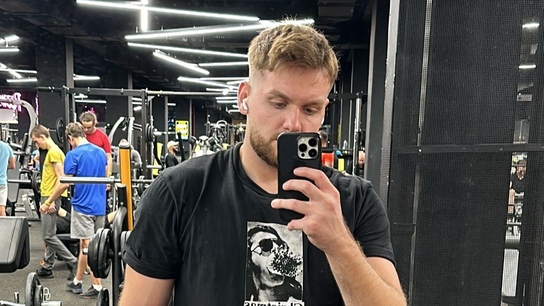 CS2开发者给出减缓CS2卡顿建议 职业哥赞扬V社此次更新 Niko带孩马...