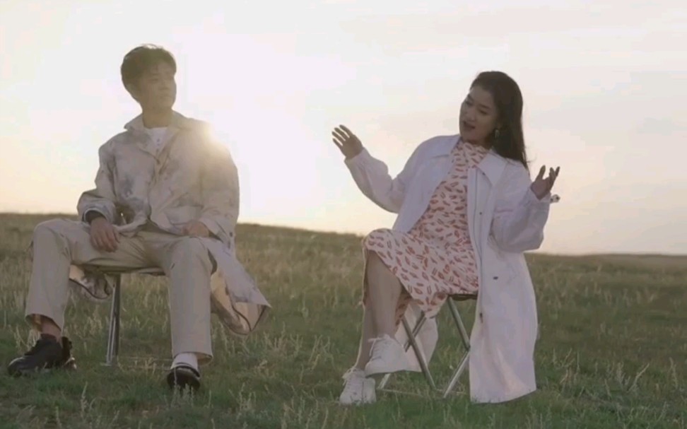 凤凰传奇 - 天蓝蓝MV