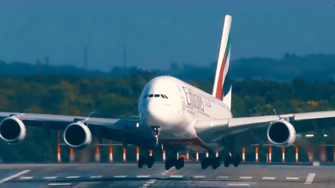 大型客机的起飞瞬间,看着不是一般的霸气!