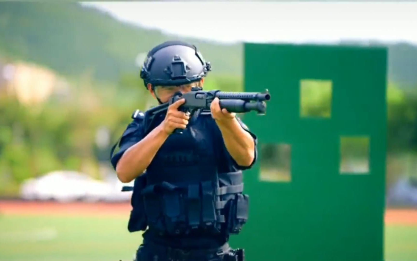 淮北特警突击队员97-1式防暴枪应用射击