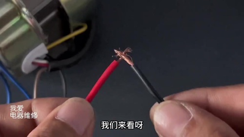 电风扇不转维修时就算拔了插头也很有可能被电到这样才安全