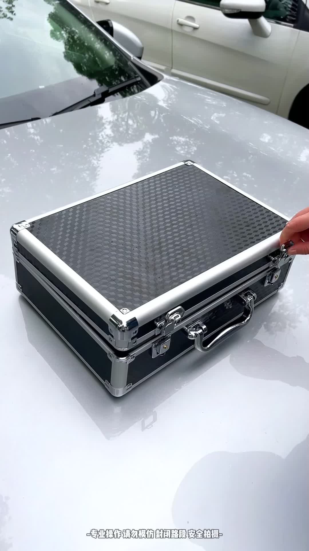 有了埠威搭电宝,汽车亏电不用慌,搭电、充气一键操作超轻松!#埠威搭...