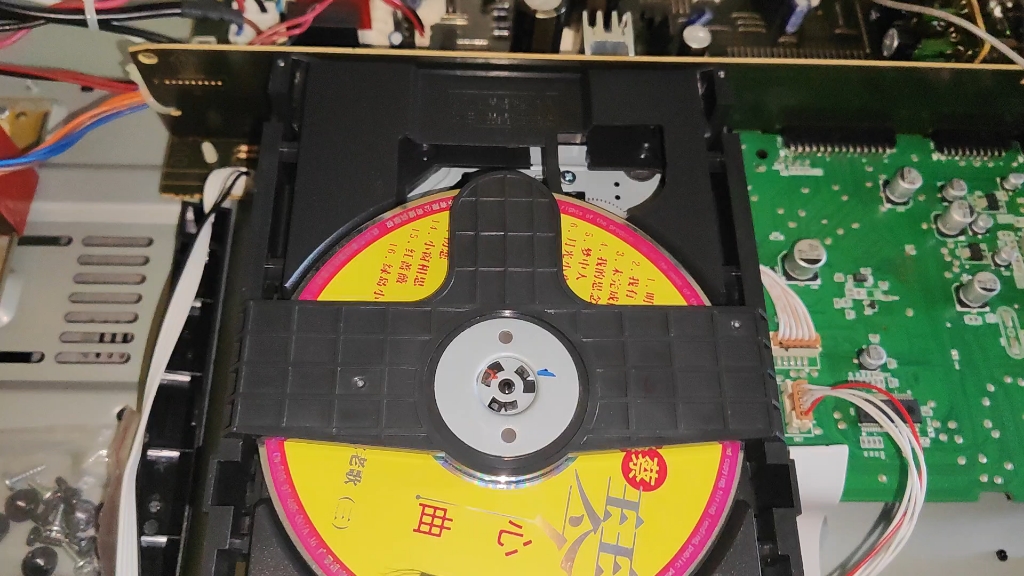 天龙CD机520AE不读碟,进岀仓不顺畅维修