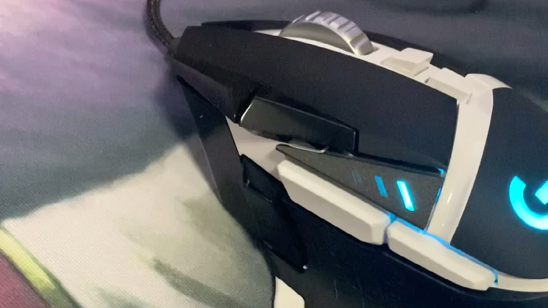 来看看我新到鼠标 罗技G502SE 熊猫版