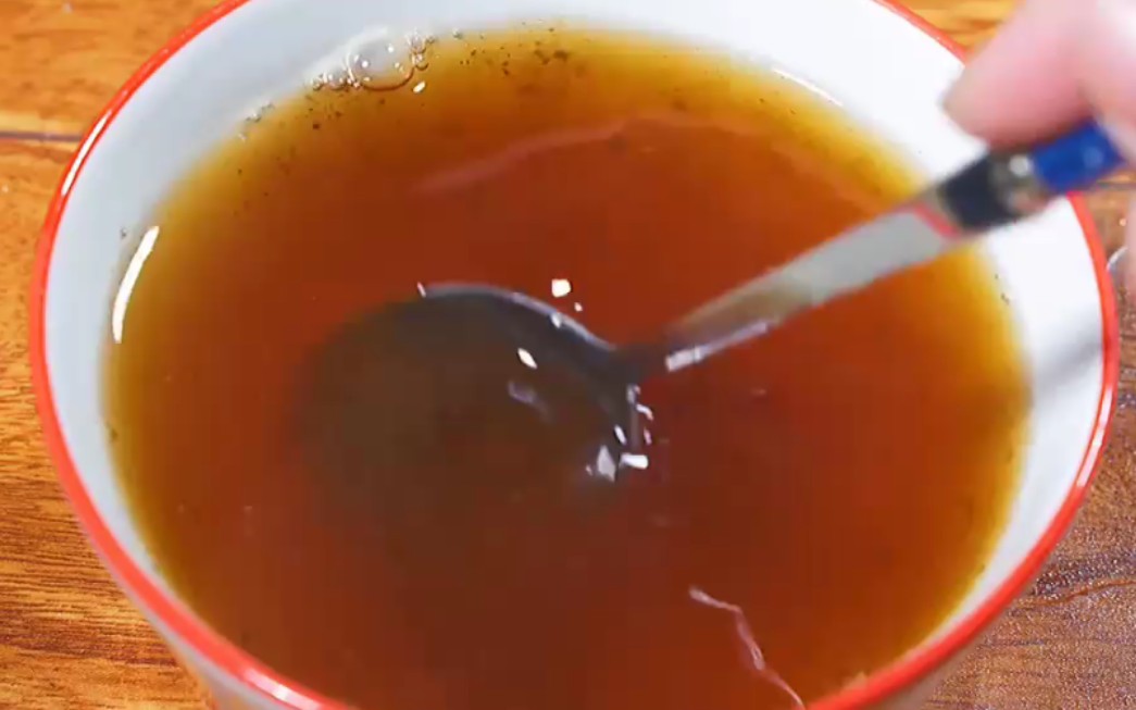 用桂圆熬制一种女人膏,2种植物搭配,解决了很多女人的烦恼