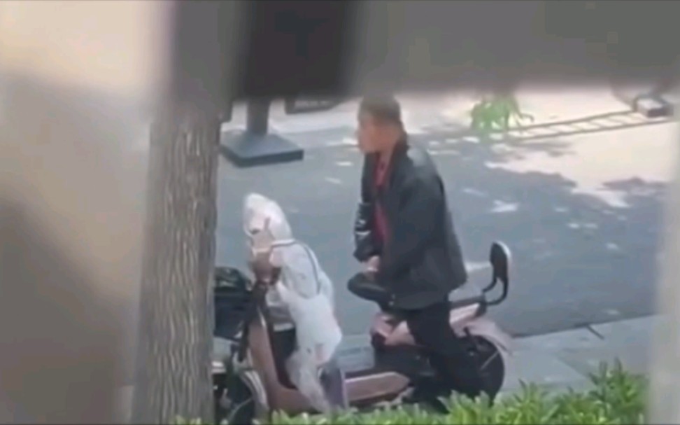 电瓶车启动不了.大哥帮忙助力.
