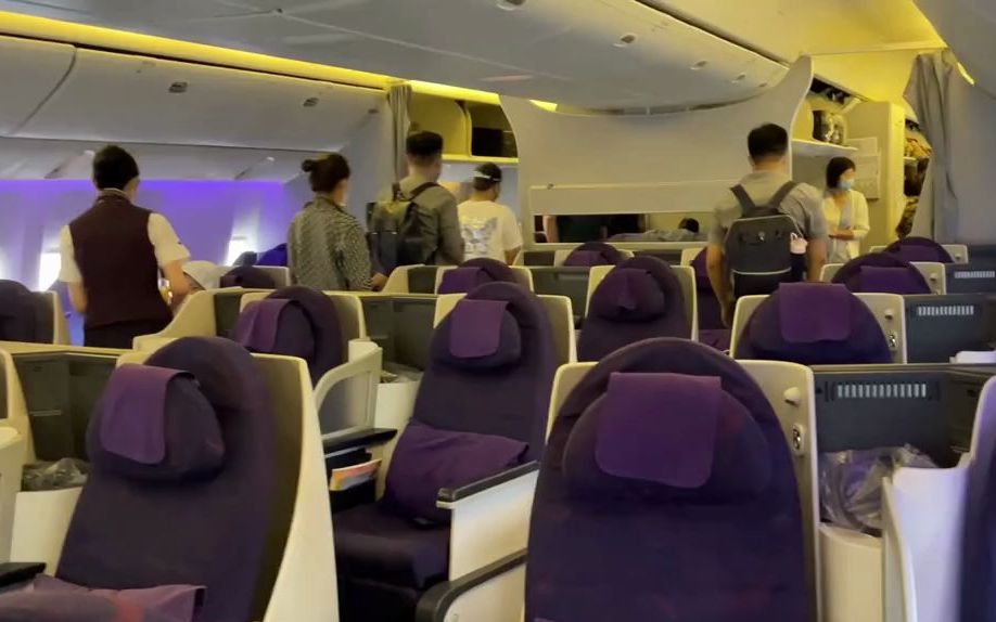 航班测评:国航波音777客机公务舱体验