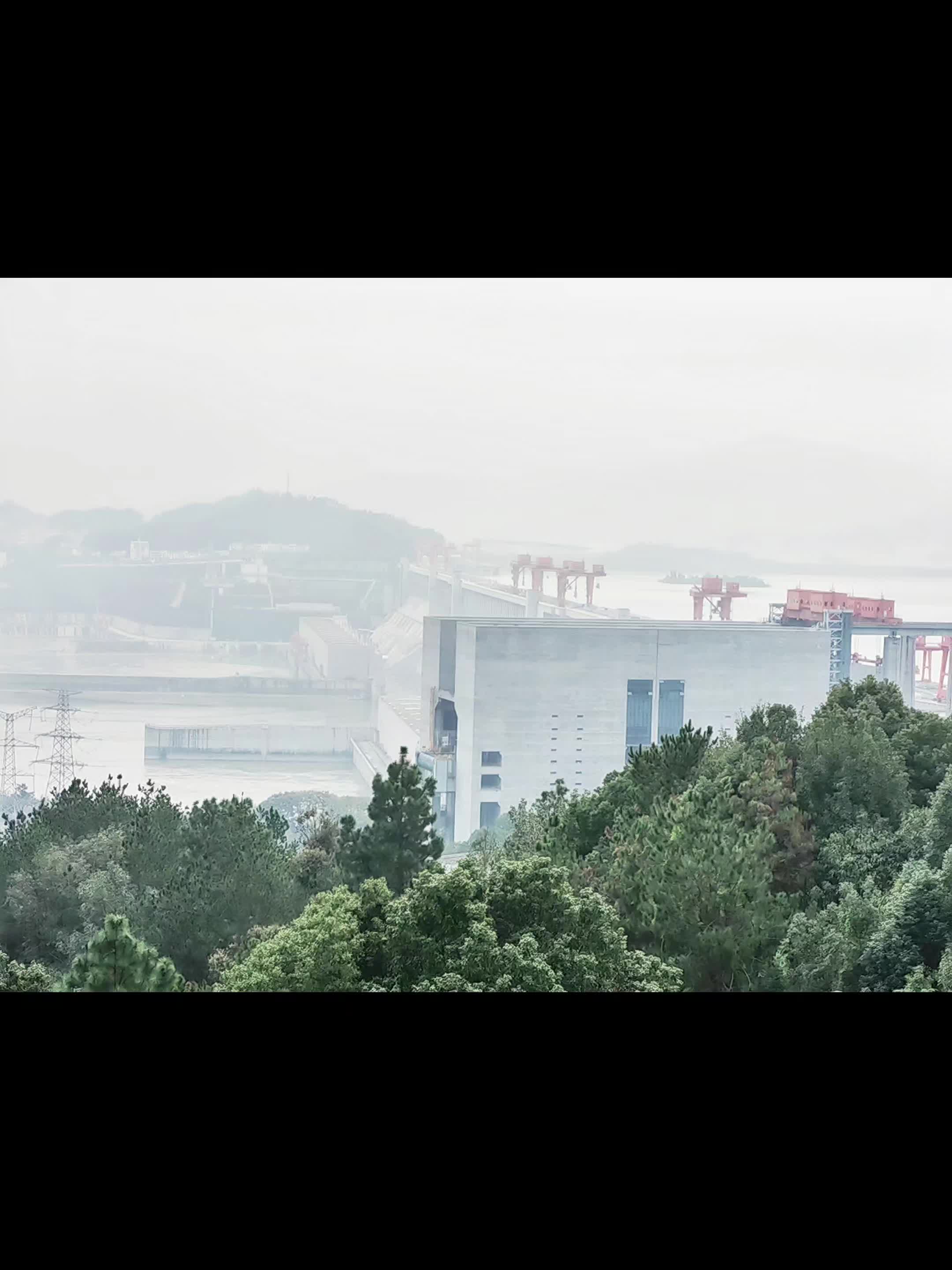 #上热门 长江三峡水利枢纽工程简称“三峡工程”,也称三峡大坝。横亘...