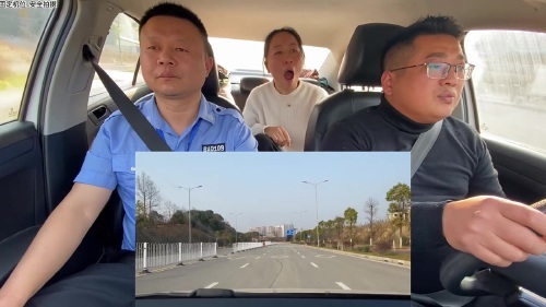 大家一定要注意不管是开车还是坐车都要系好安全带