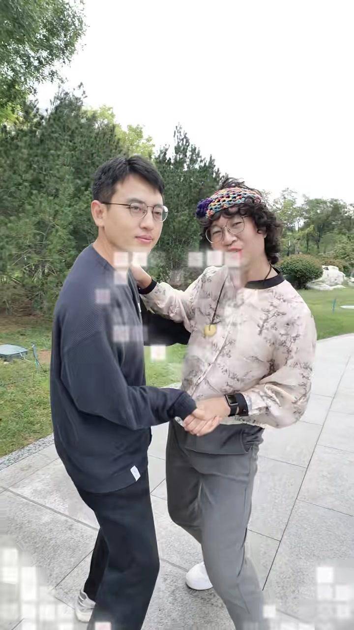 张店区的姐妹们,您的专属福利大礼包已送达!凭有效证件均可参与免费"...