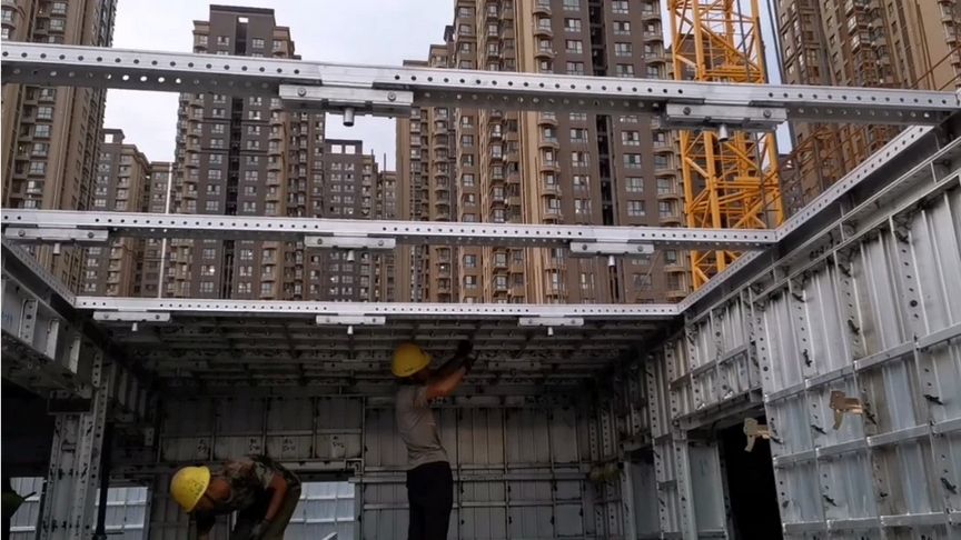 工地铝模顶板下面的材料这么少,成型后还特别漂亮