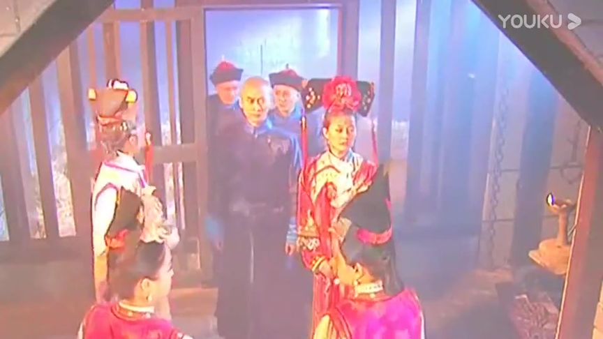 还珠格格:令妃要先救出尔康,然后再救小燕子和紫薇!