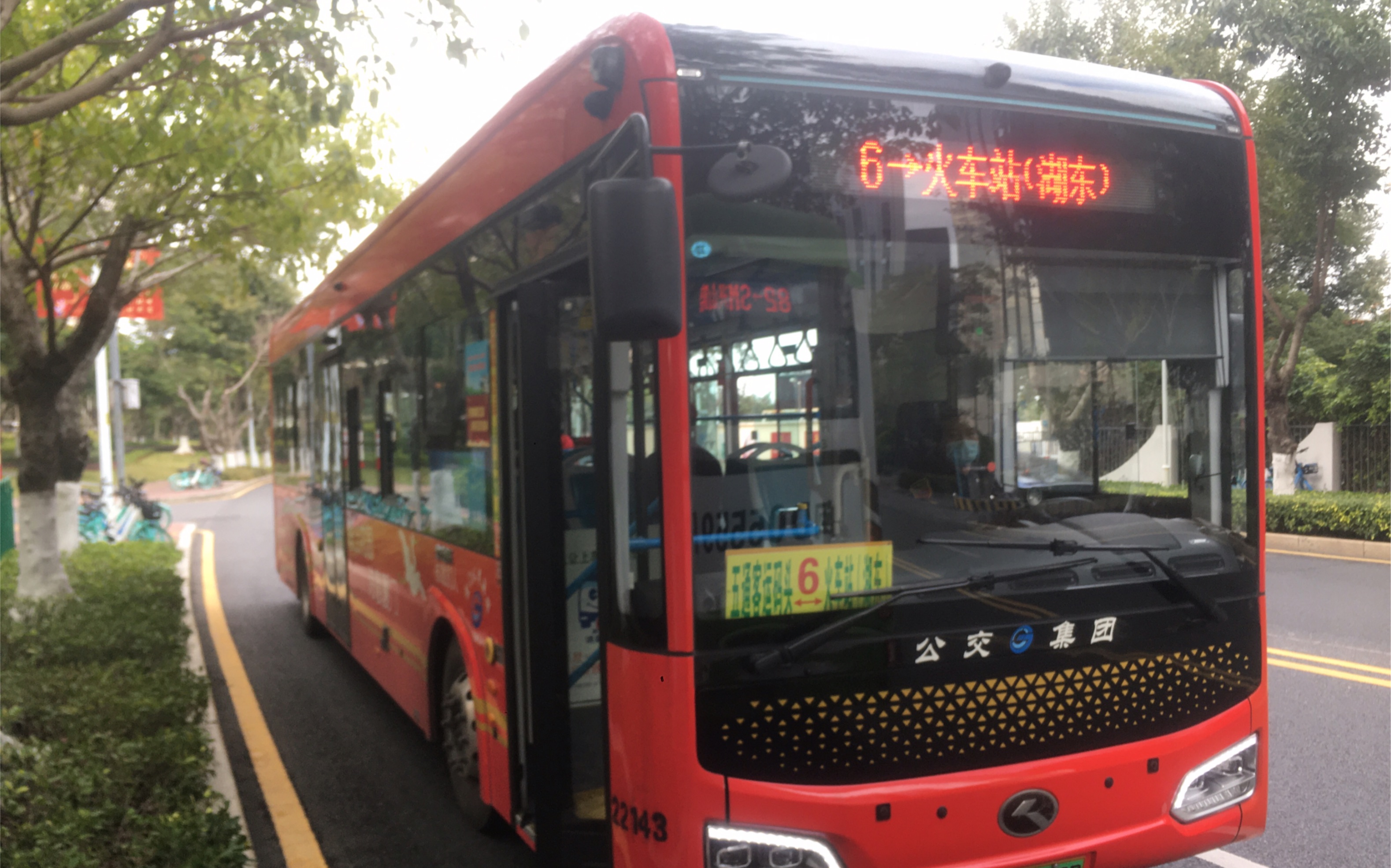 厦门公交POV-37,连接火车站、仙岳路、五缘湾的最重要线路,也是条...