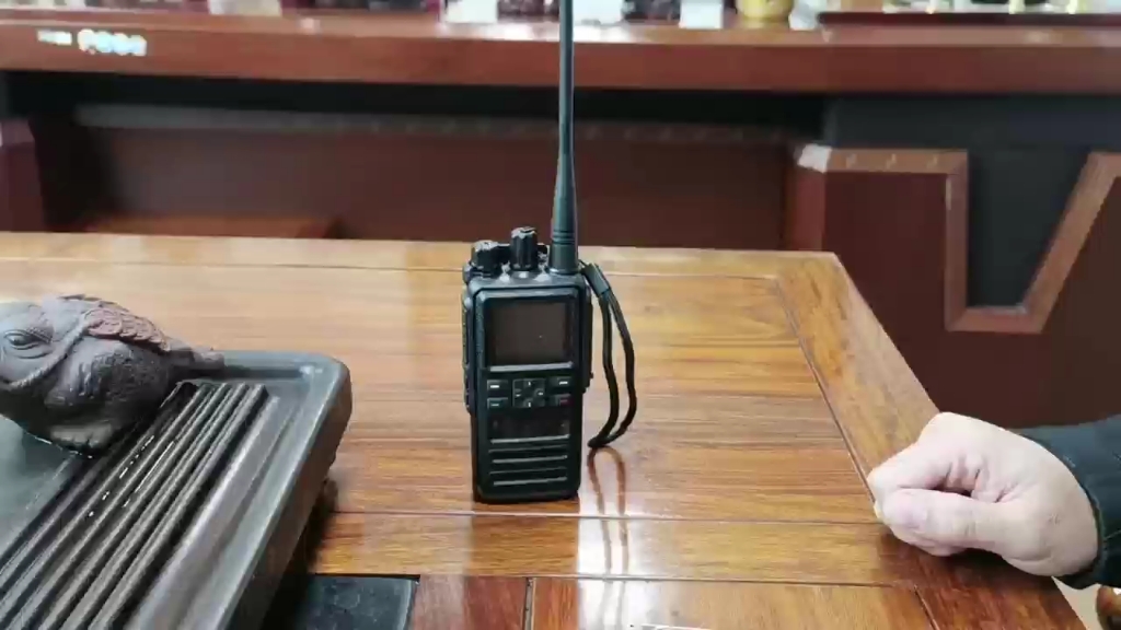 数字对讲机为什么比模拟对讲机有效通话距离更远?