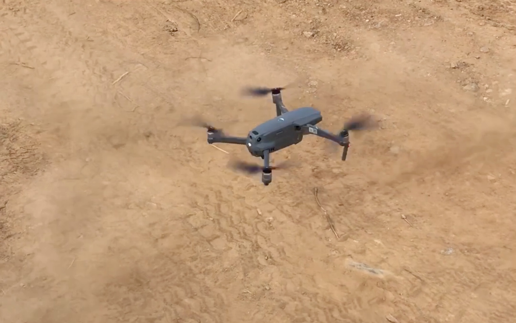 用无人机进行地形测绘