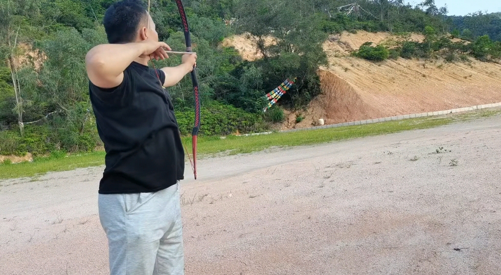 传统弓,珠海的山里练弓