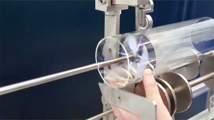 内6组火焰喷头切割玻璃管