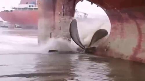 轮船上的螺旋桨是什么材料制作的,也太厉害了吧?