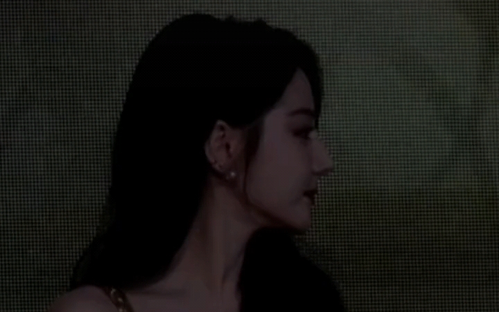 这和小说中描述的女主出场一样,一出场就惊艳了全场#迪丽热巴