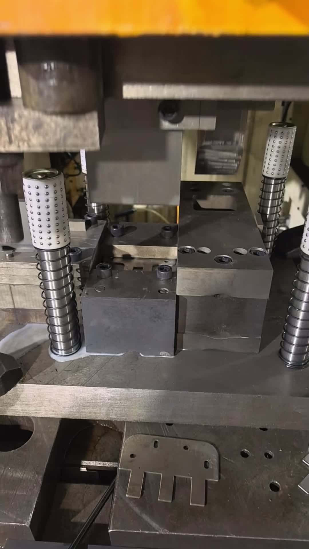 #美式合页#合页模具 #合页模具制造