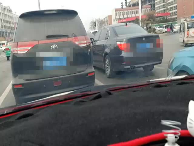 车后备箱的角铁是干什么用的?上面还焊有线