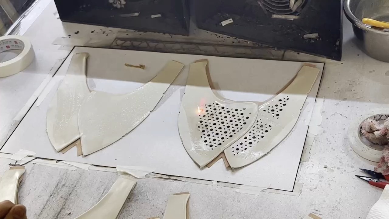 ...一致,边缘光滑无毛刺,完美适用于牛皮、羊皮、PU、超纤等各类鞋材