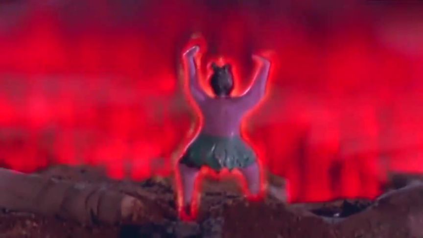 林正英拍电影以来画过最大的符,配上帅气的bgm,可惜没什么用!