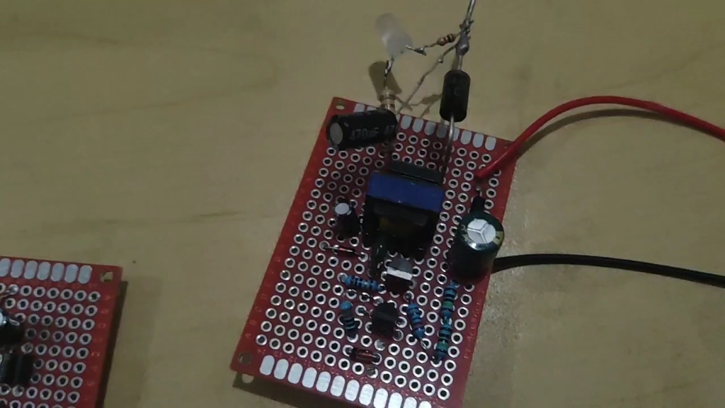 自激振荡开关电源220V转5V1A手机充电器纯手工制作