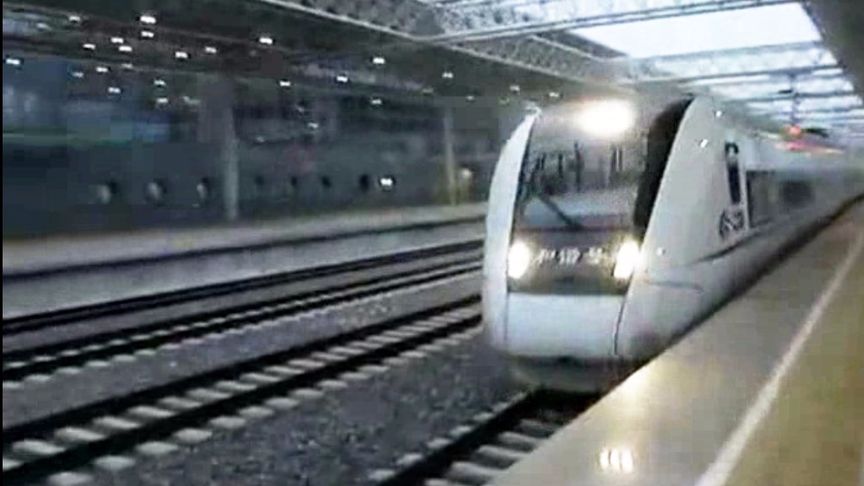 福厦快速铁路福清站 和谐号CRH1动车组进站