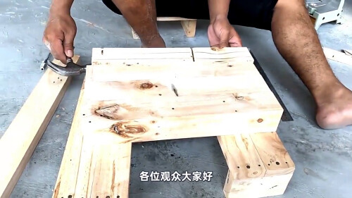 木匠随手都能做出家具,这样的木匠手艺太强了!